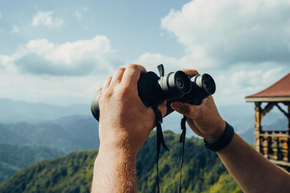 How Far Can You See With 30x60 Binoculars? Magnification Simplified